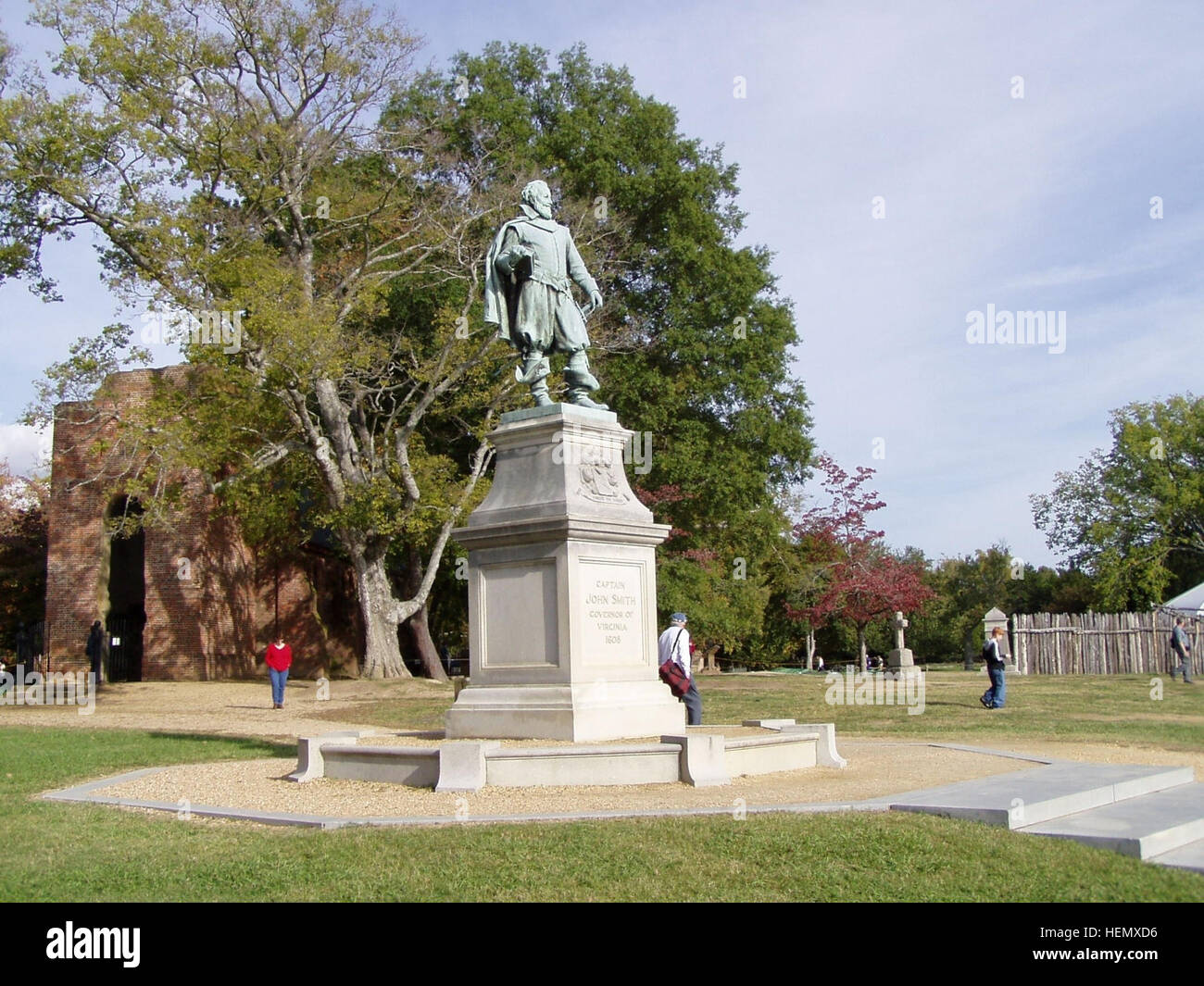 Captain john smith statue hi-res stock photography and images - Alamy
