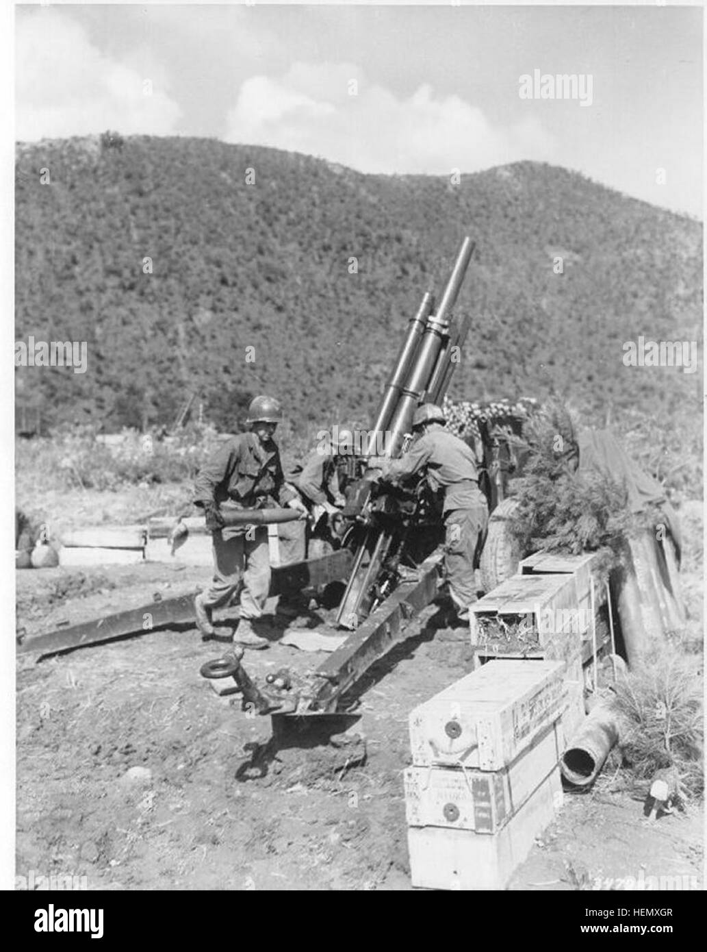105 mm howitzer Black and White Stock Photos & Images - Alamy