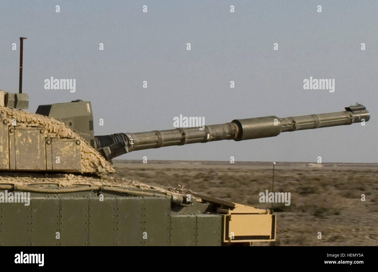 Challenger 2 tank gun Stock Photo - Alamy