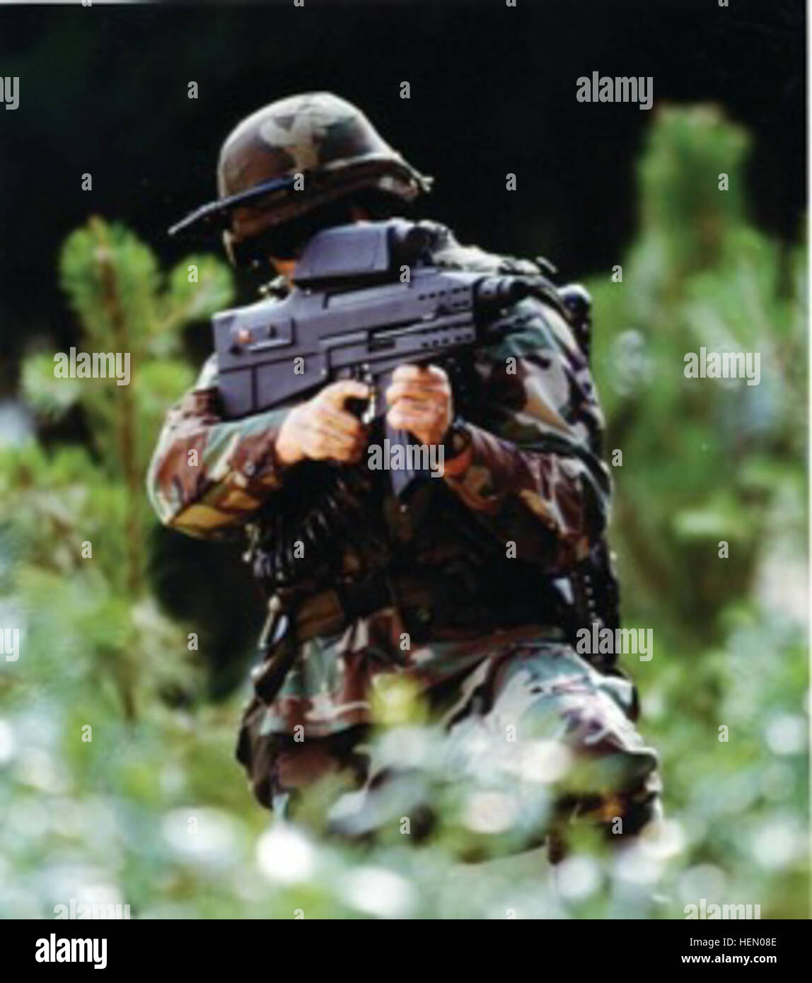 The Objective Individual Combat Weapon (OICW) is a modular U.S. Army ...