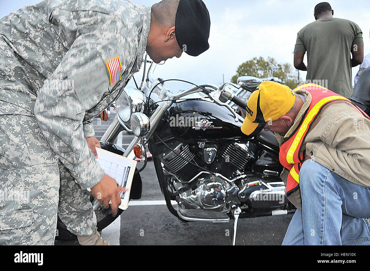 US Army 53221 Motorcycle Safety bike check 2 Stock Photo - Alamy