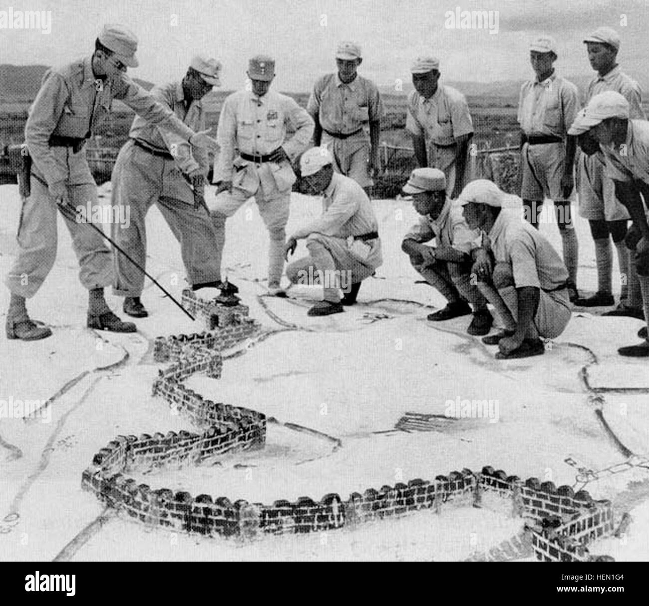 American trainer trains Chinese soldiers Stock Photo - Alamy