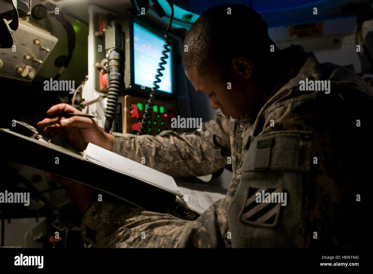 Recording data sent through the digital display inside a M109A6 Paladin ...
