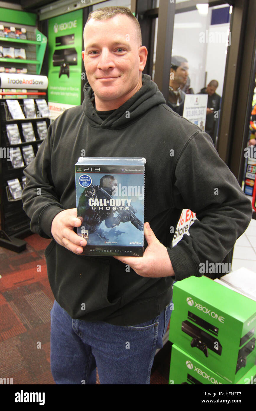 FORT HOOD, Texas -- Sgt. Shane Perry with the 401st Military Police ...