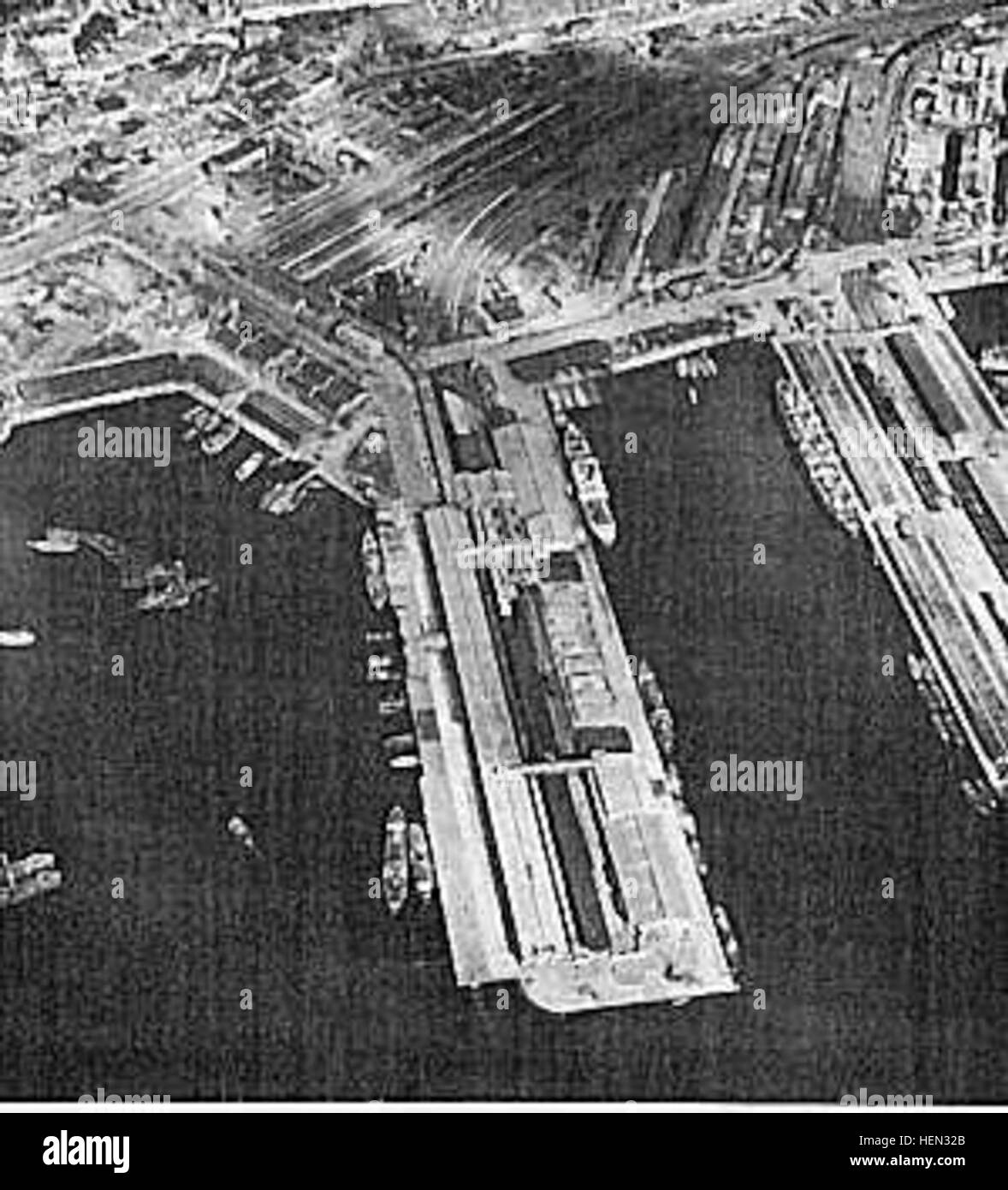 Pusan Black and White Stock Photos & Images - Alamy