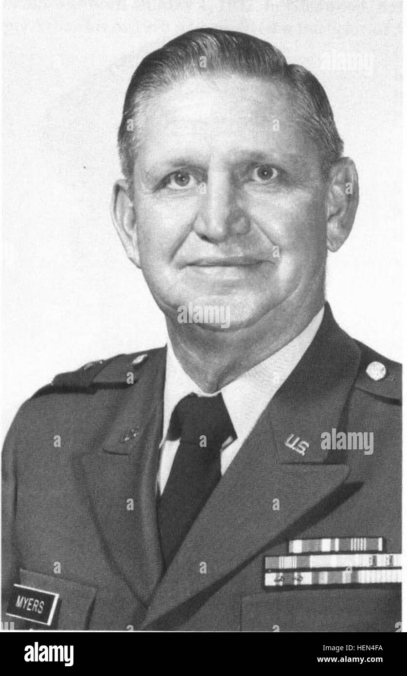 BG Oliver W Myers, Commander 39th BCT, 1981-1984 Stock Photo - Alamy