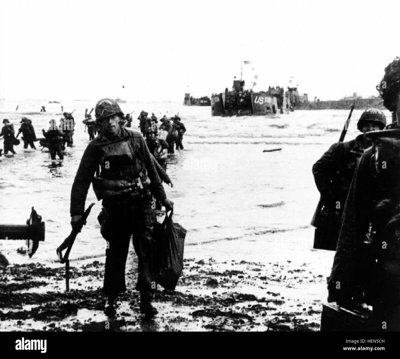 D day landings training Black and White Stock Photos & Images - Alamy