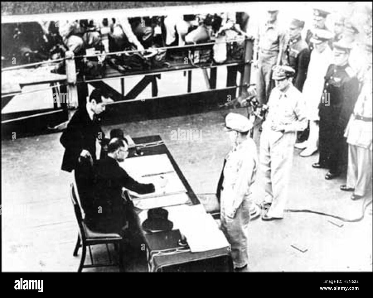 Signed treaty document Black and White Stock Photos & Images - Alamy