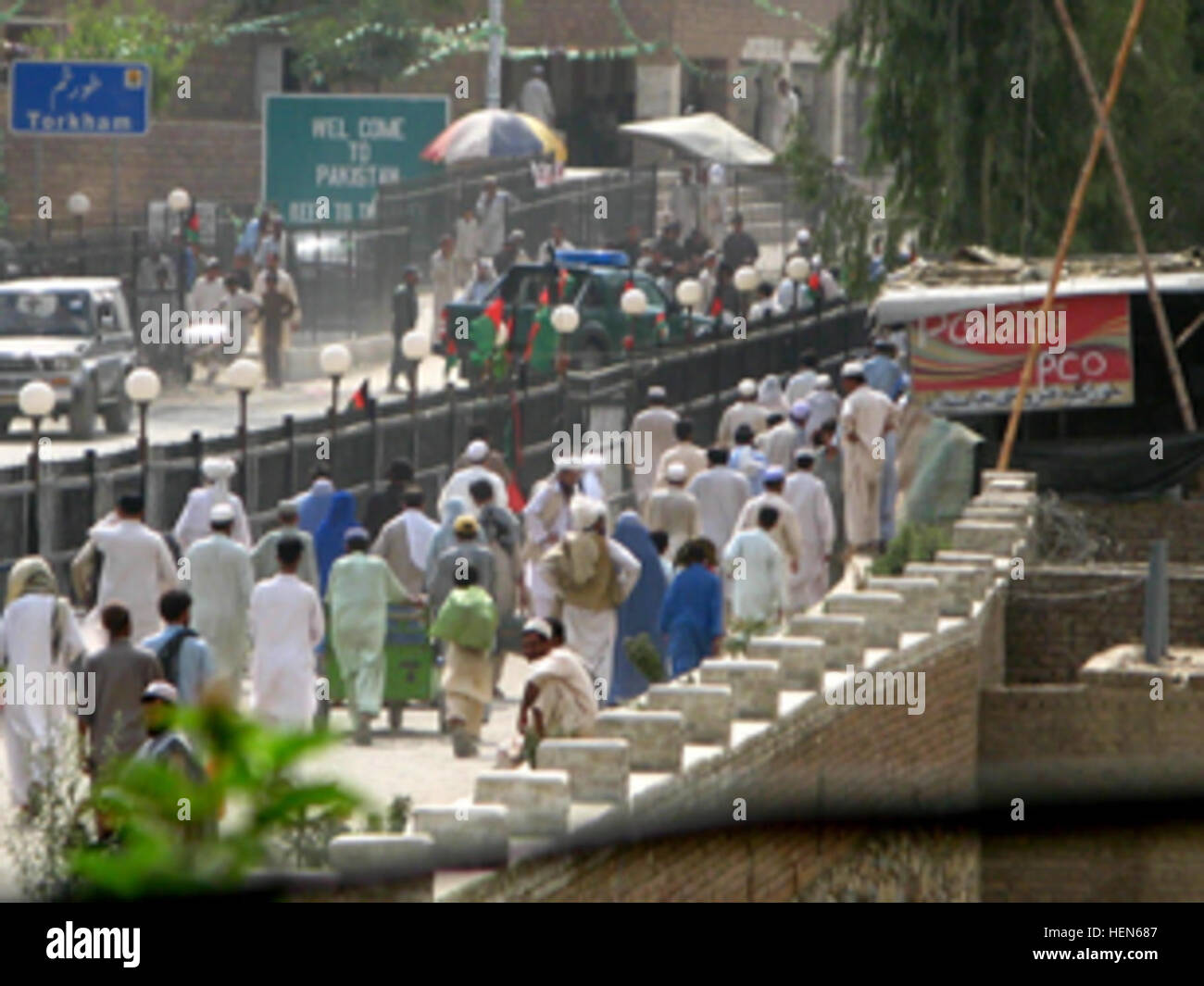Torkham border crossing Stock Photo - Alamy