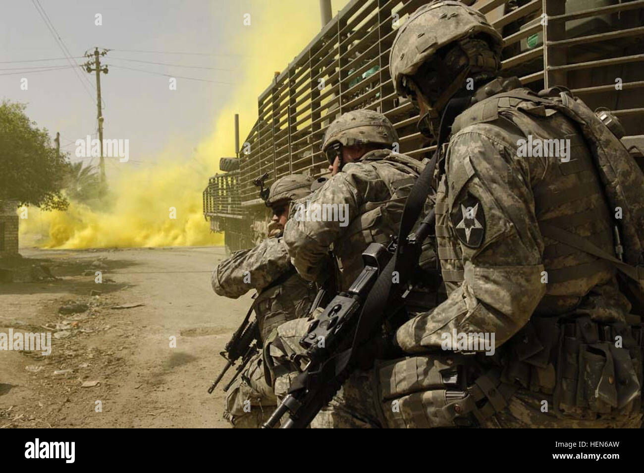 USArmy soldiers covering Stock Photo - Alamy