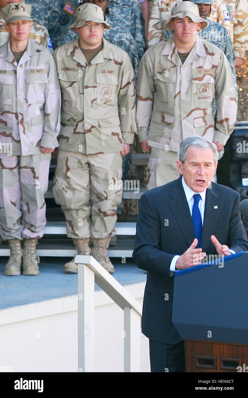 U.S. President George Bush addresses thousands of Soldiers, Sailors ...