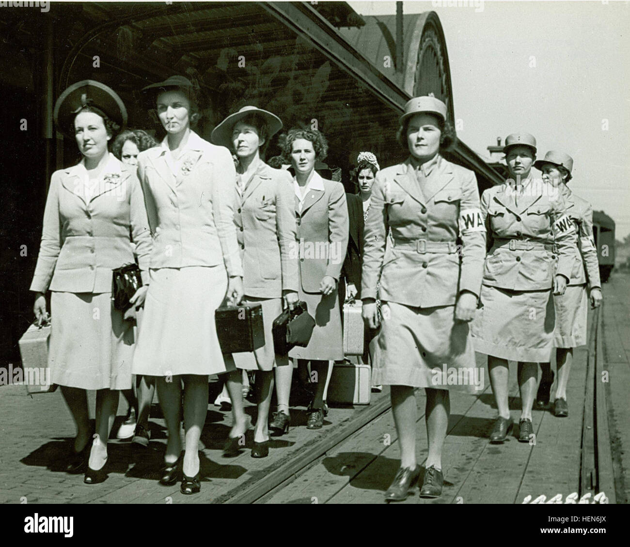 Women's Army Auxiliary Corps recruits, at Fort Des Moines, Iowa, 1942 ...