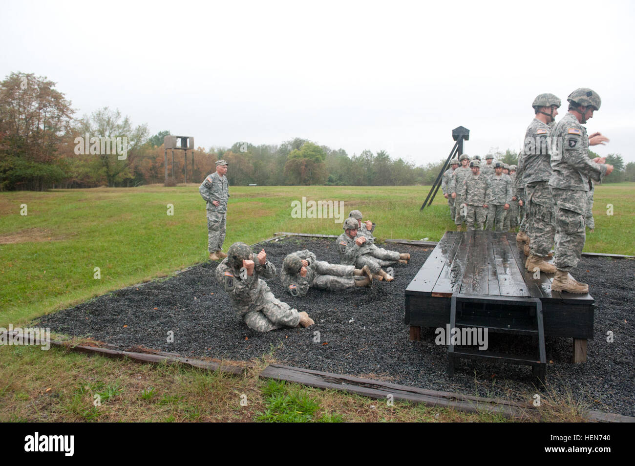 U.S. Army Pathfinders from F Company, 5th Battalion, 101st Combat ...