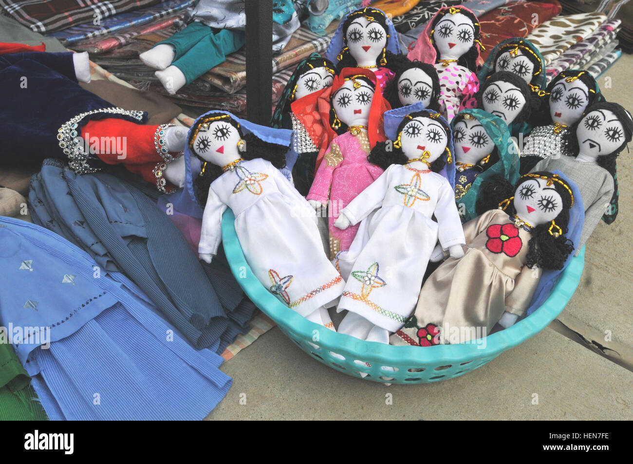 Afghanistan bazaar crafts hi-res stock photography and images - Alamy