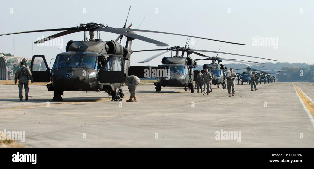 U.S pilots of the 2nd Assault Battalion, 2nd Aviation Regiment, 2nd ...