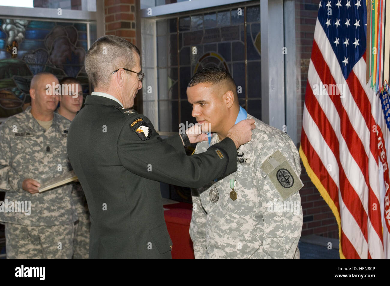 Roberts inducts NCO into Audie Murphy Club Stock Photo - Alamy