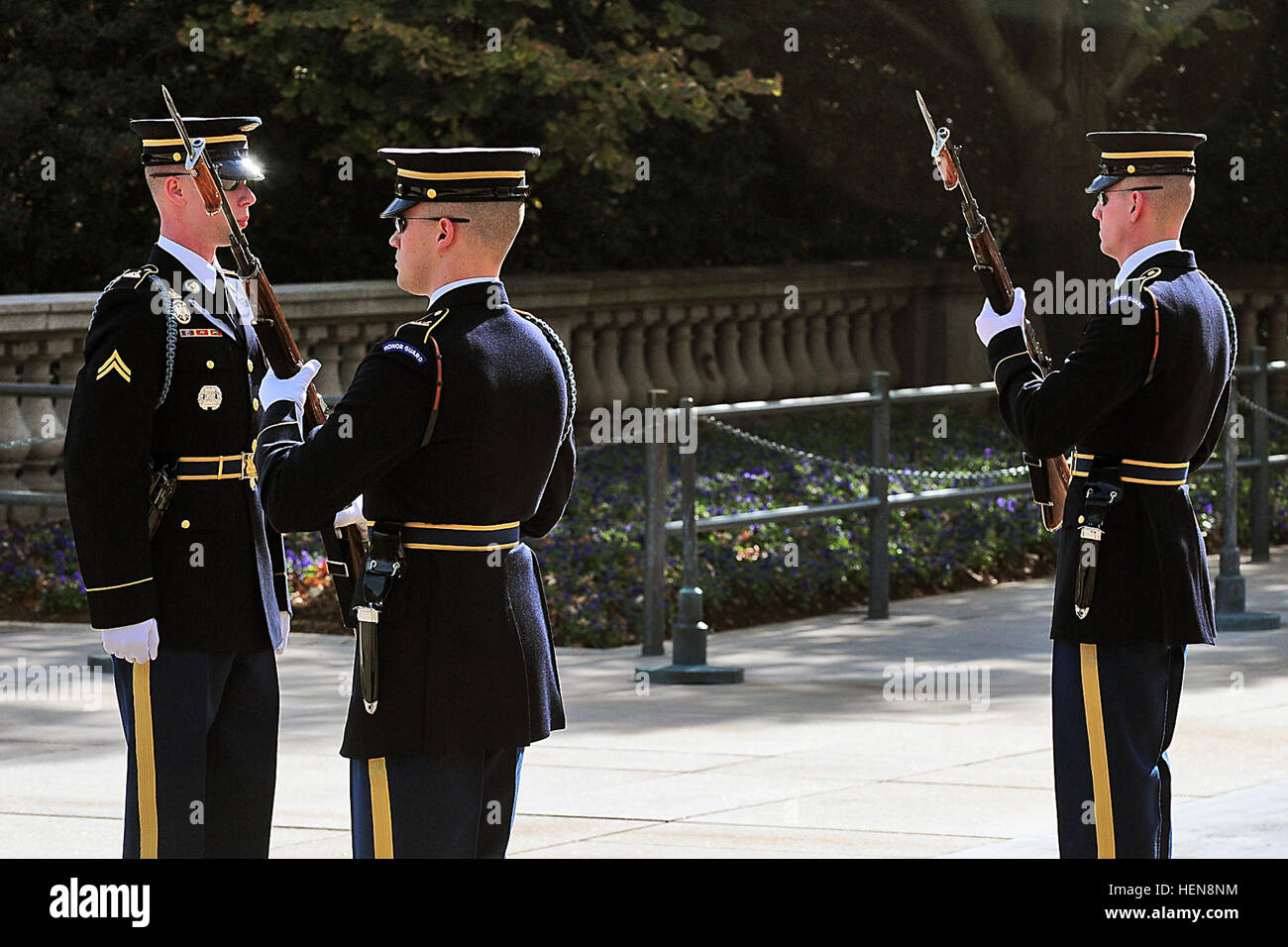 Tomb guard quarters hi-res stock photography and images - Alamy