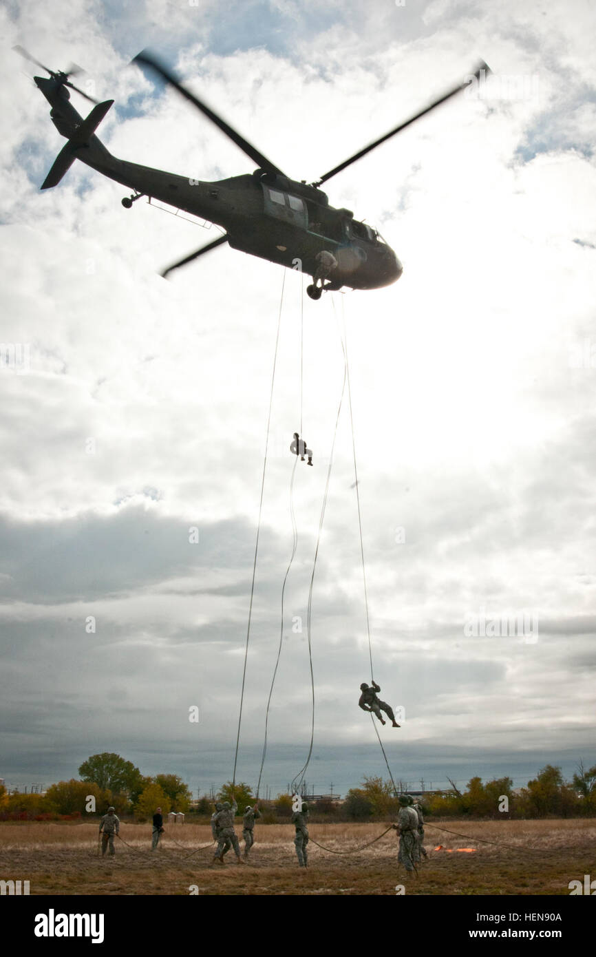 Students of Fort Hood Air Assault School class 02-14 rappel 85 feet out ...