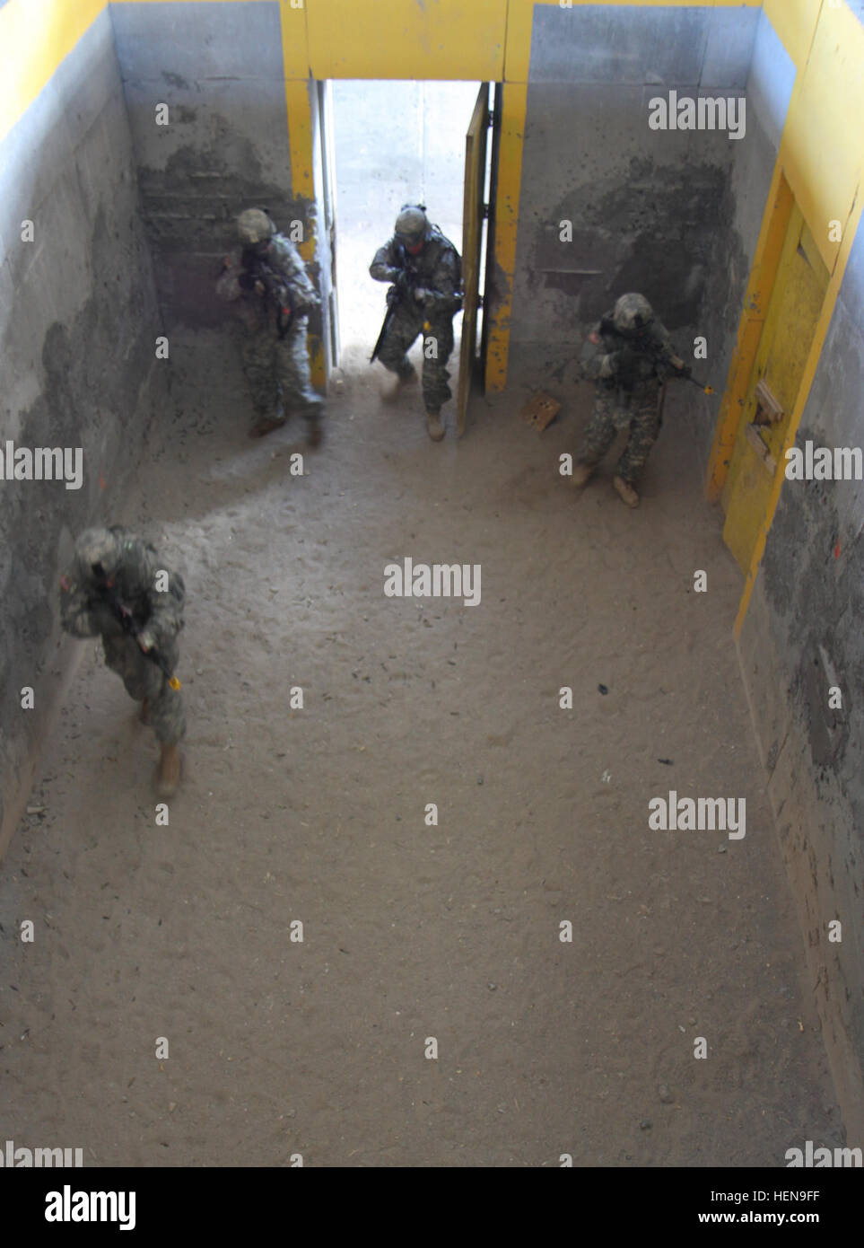 Soldiers assigned to Company B, 4th Battalion, 31st Infantry Regiment ...
