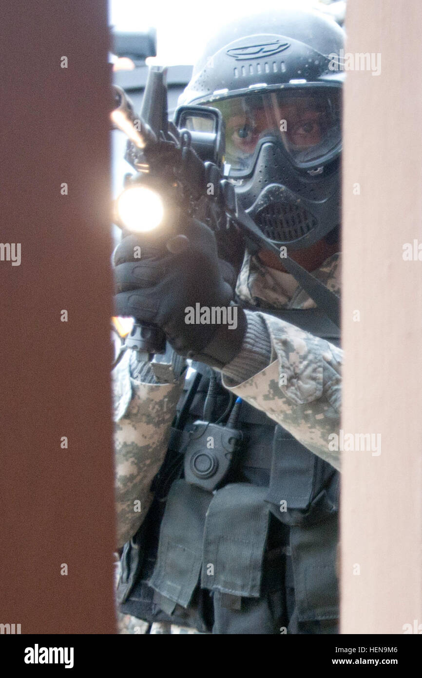 Fort police special reaction team hi-res stock photography and images ...