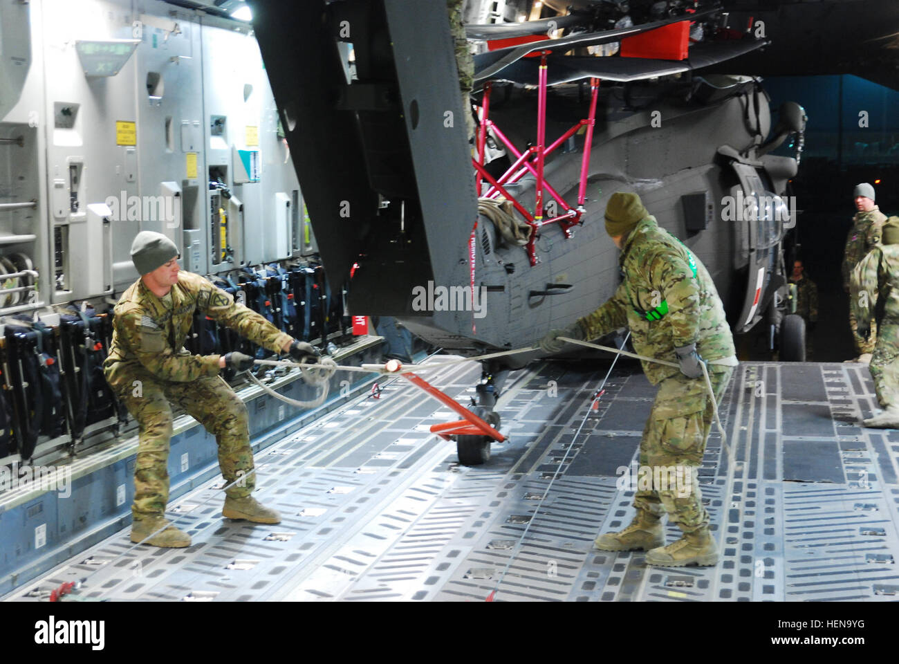 Aviation support soldiers from hi-res stock photography and images - Alamy