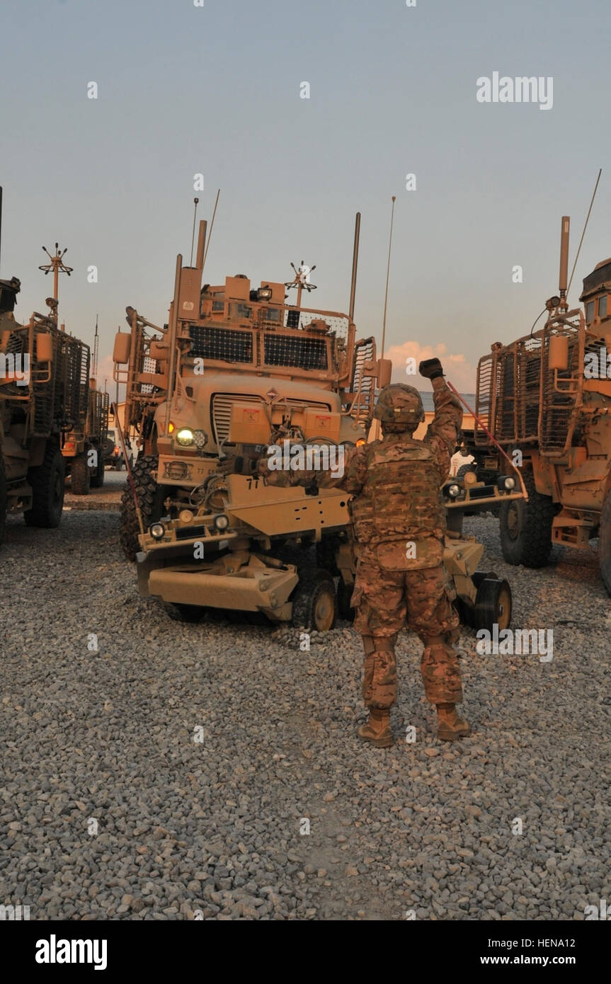 Military personnel prepare vehicles hi-res stock photography and images ...
