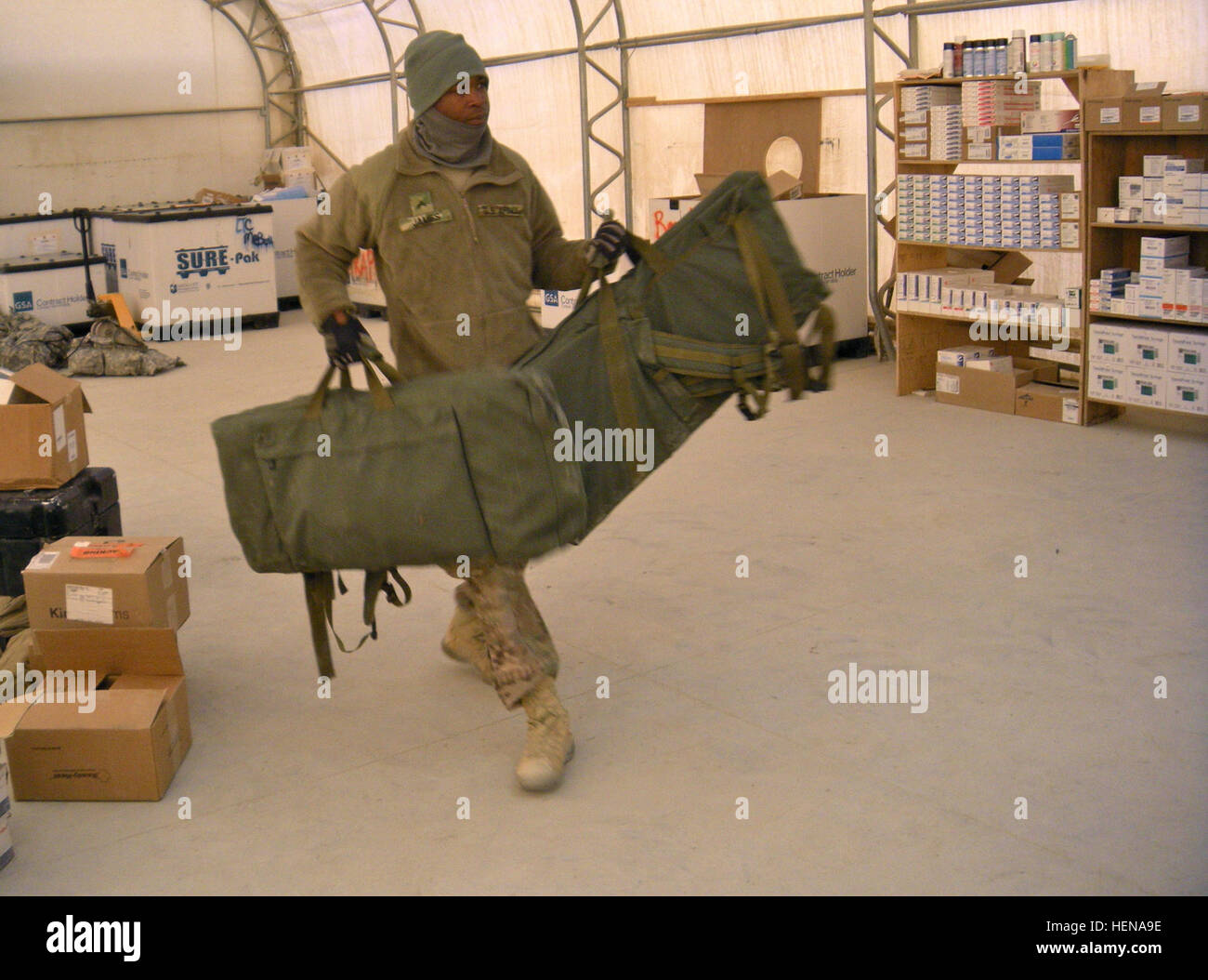 Soldiers with the CENTCOM retrograde recovery element (CMRE) medical ...