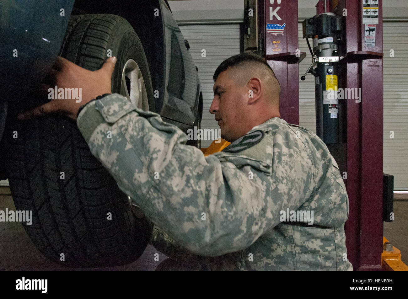 (U.S. Army photo by Sgt. Samuel Northrup, 7th Mobile Public Affairs ...