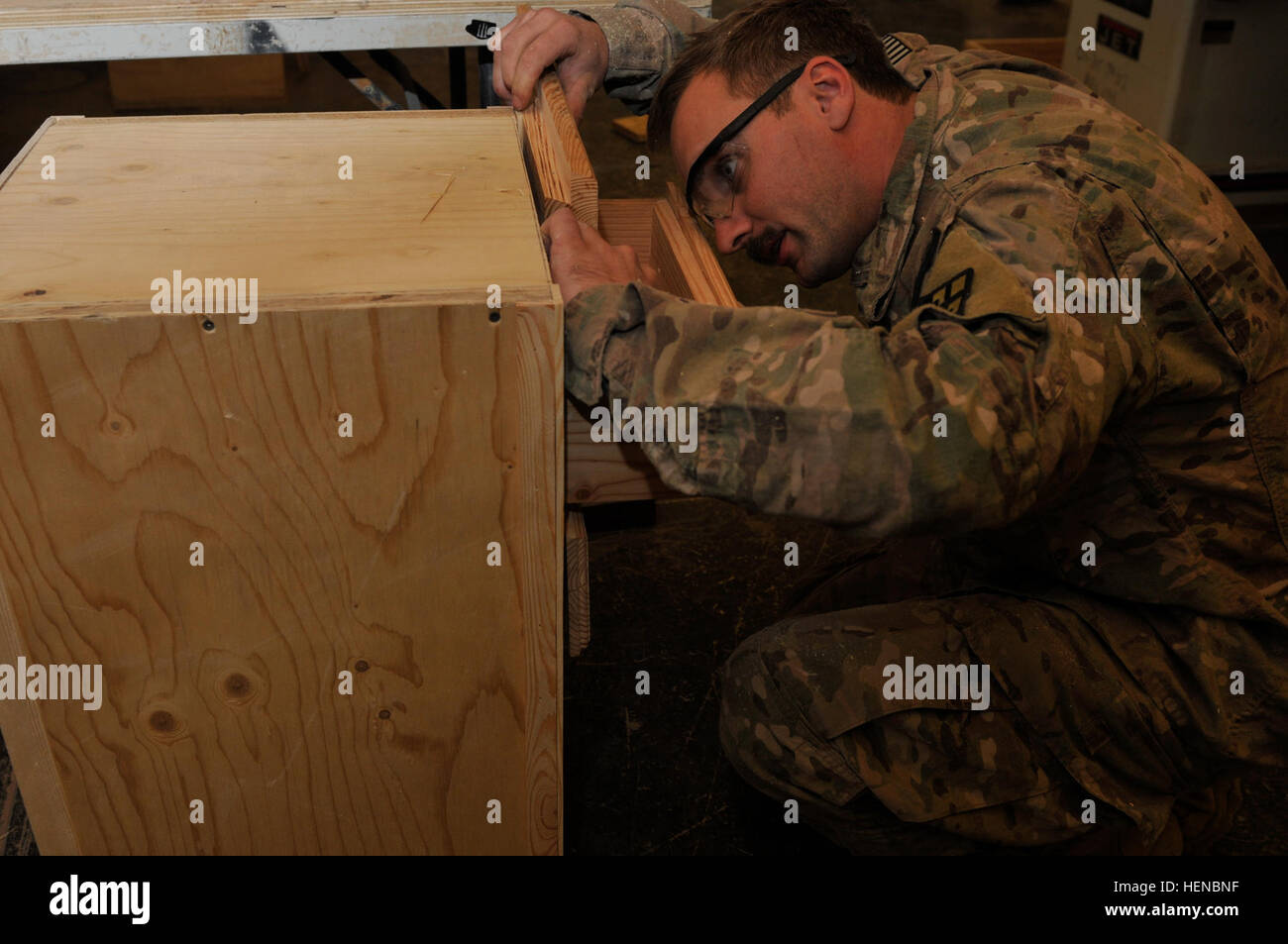 American army carpentry hi-res stock photography and images - Alamy
