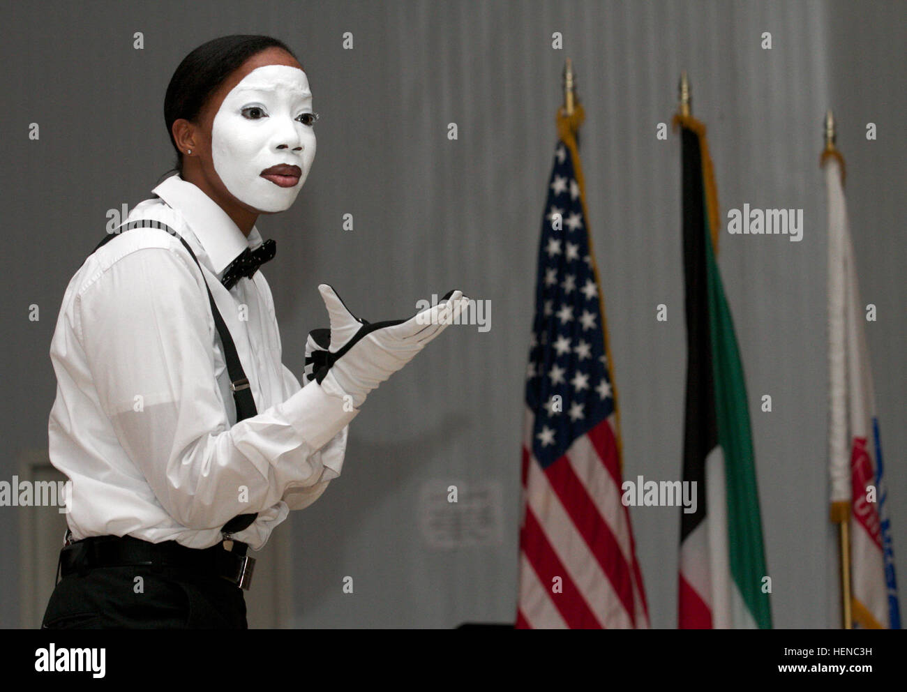 First Lt. Tashima McMurray, 3rd Medical Command, performs an ...