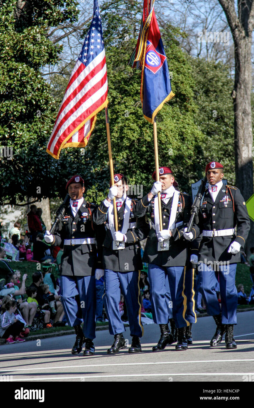 Paratroopers of the 1st Battalion, 325th Airborne Infantry Regiment ...