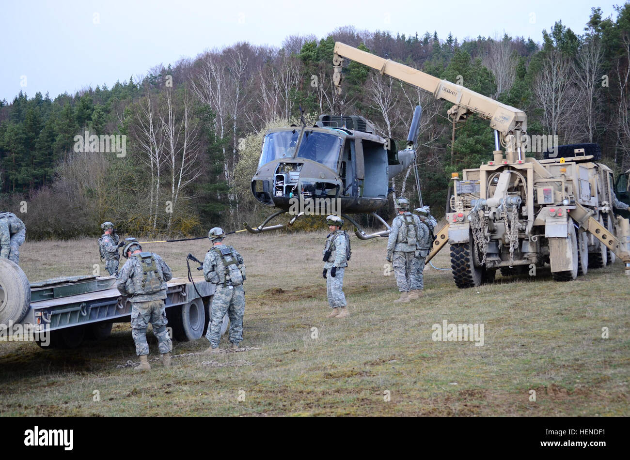 U.S. Soldiers of Bravo Company, 412th Aviation Support Battalion ...