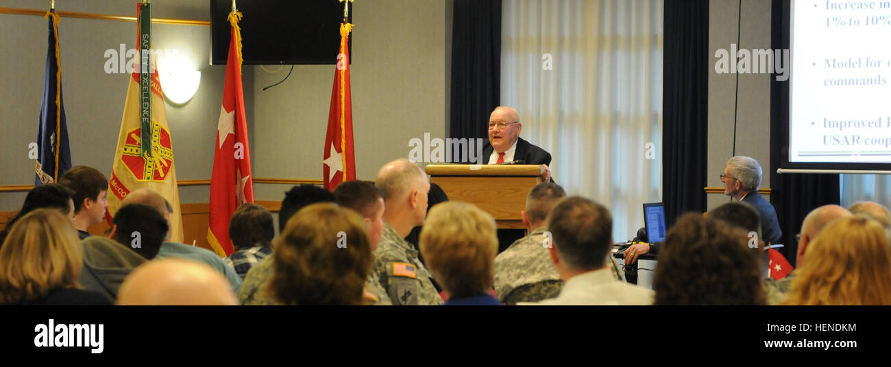 Women in the military 1974 hi-res stock photography and images - Alamy
