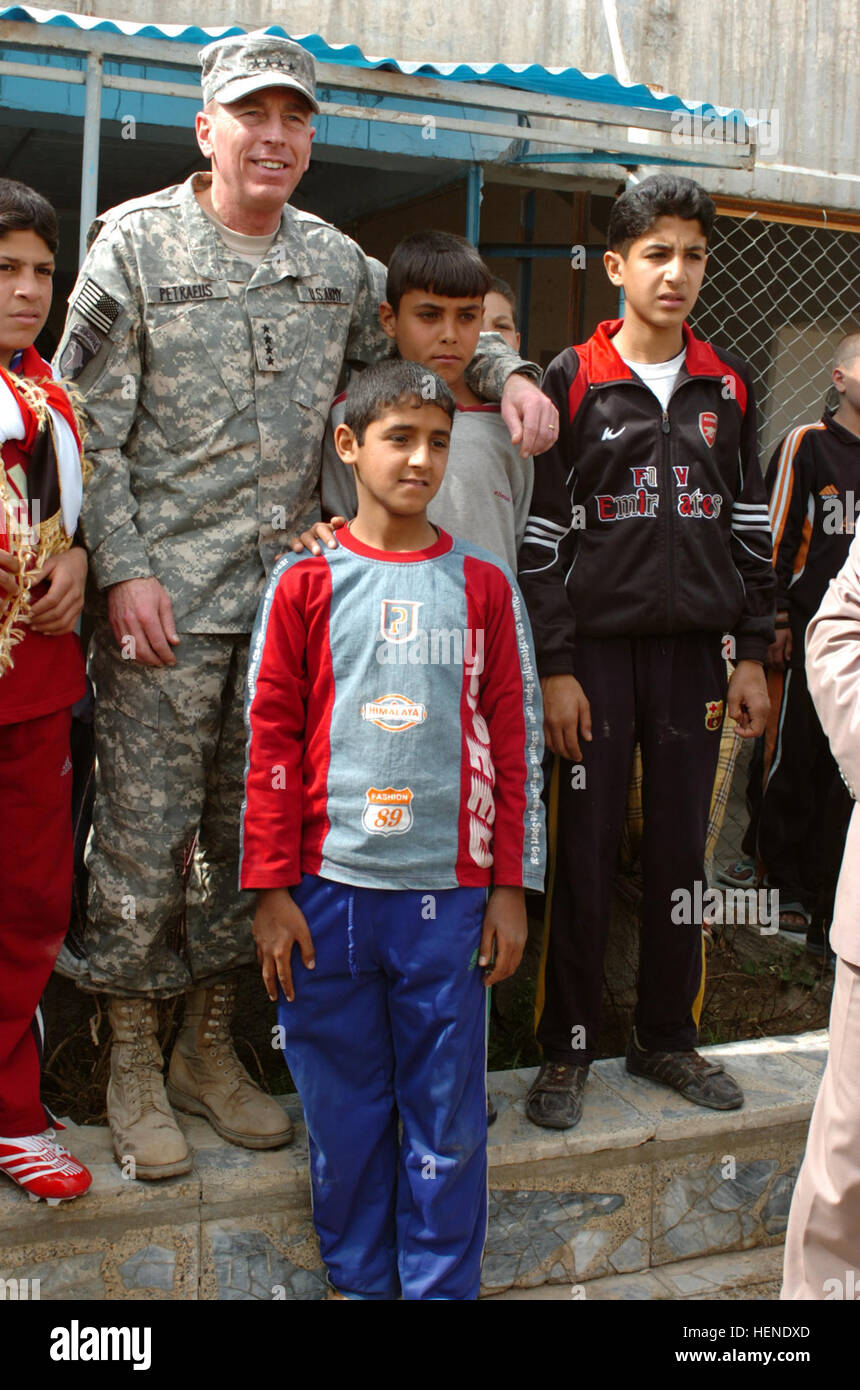 Gen. David Petraeus, commanding general of Multi-National Forces- Iraq ...