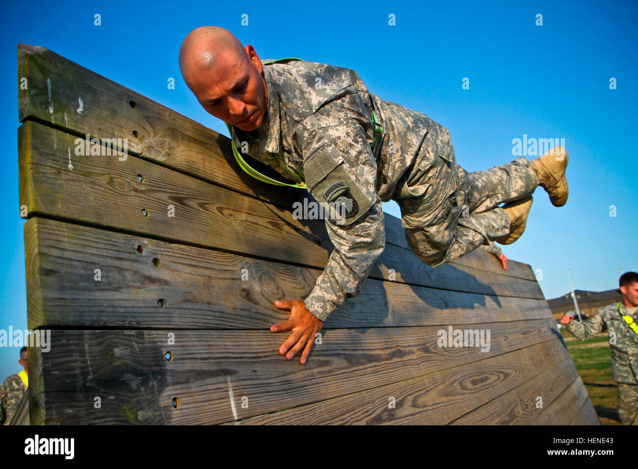 FORT CAMPBELL, Ky. – U.S. Army Sgt. Raymond A. Acevedo, a cannon ...