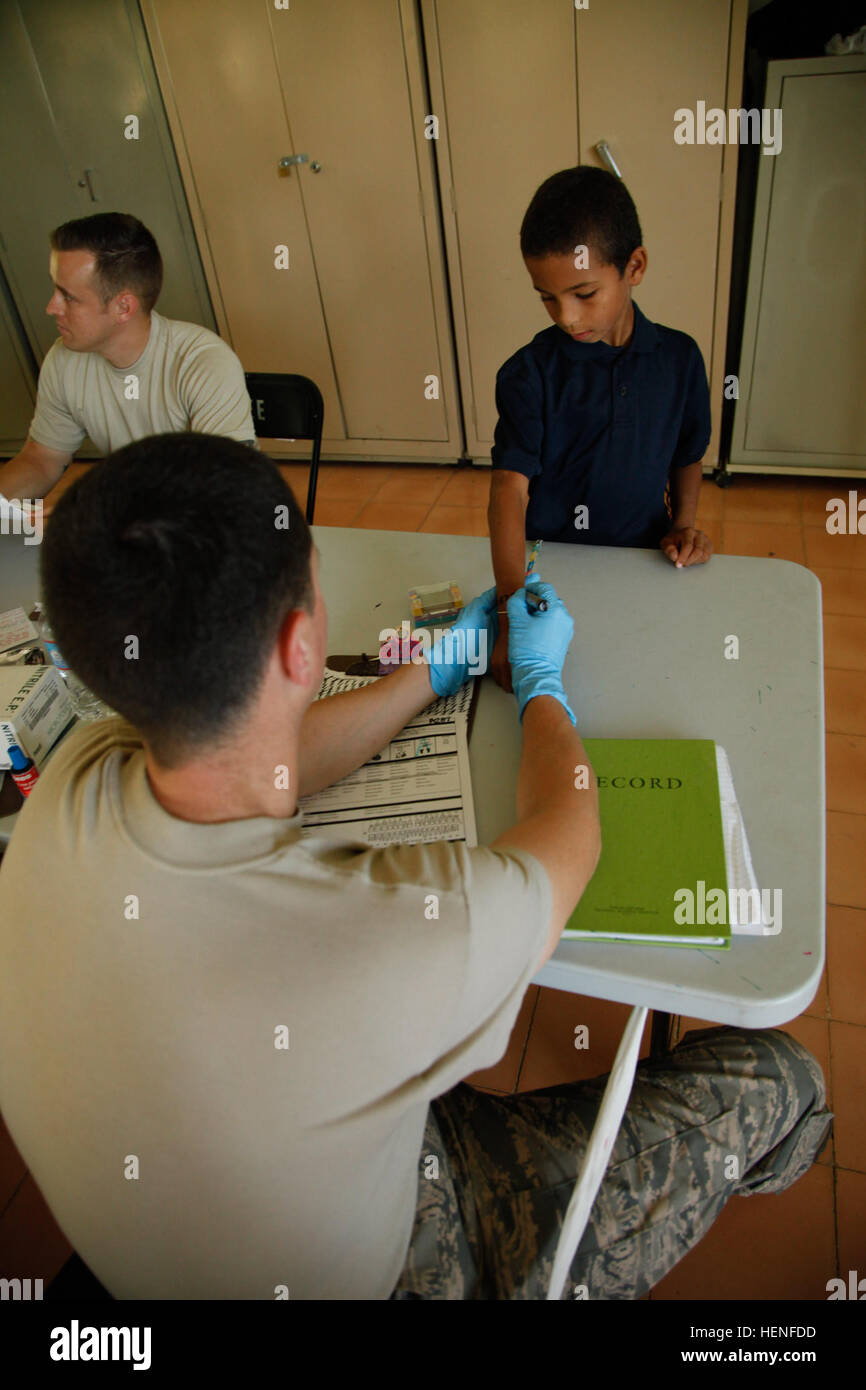 Medical readiness training exercises hi-res stock photography and ...