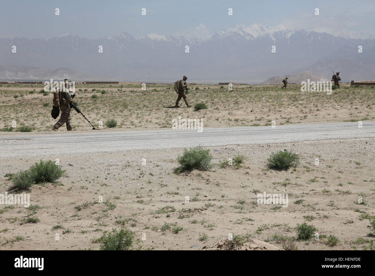 Soldiers with Apache Troop, 1-75 Cavalry Regiment, 101st Airborne ...
