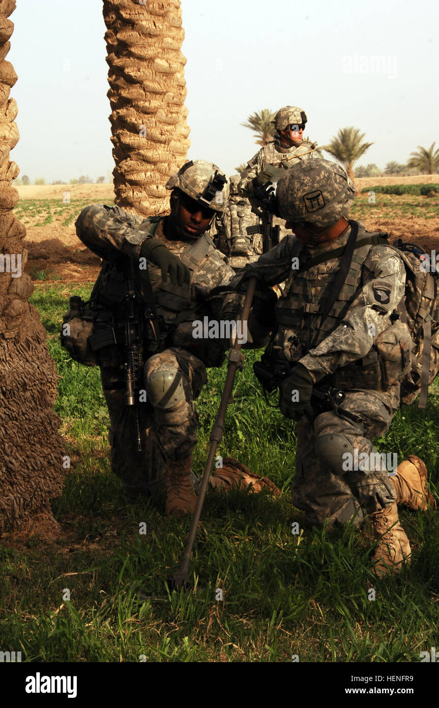 U.S. Army Soldiers from 1st Platoon, Alpha Company, 3rd Battalion ...