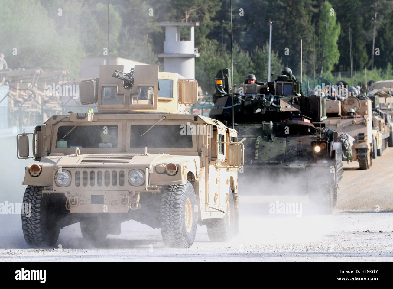 Soldiers from Headquarters and Headquarters Company, 2nd Battalion, 5th ...