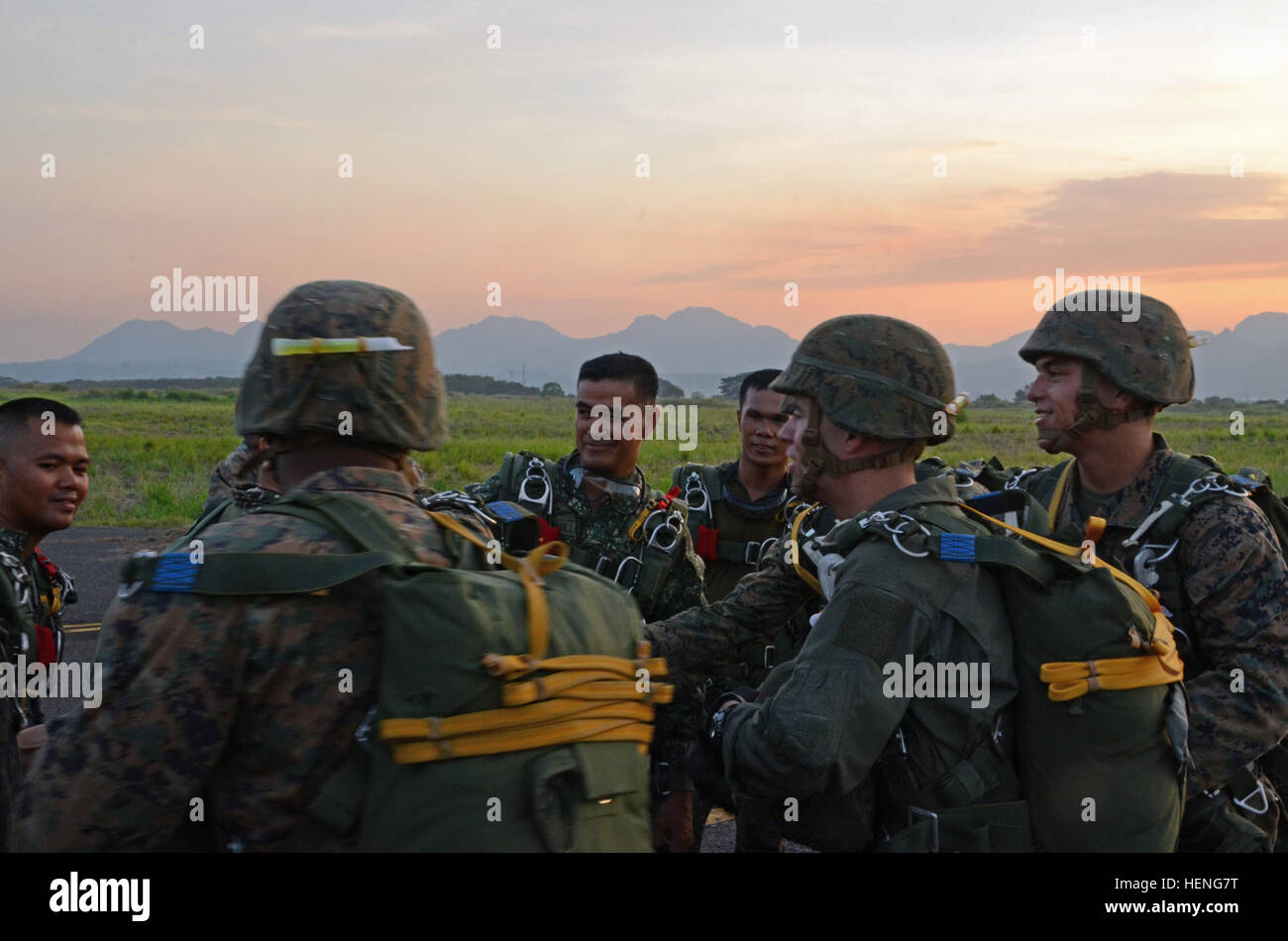 U s philippine marines practice hi-res stock photography and images - Alamy