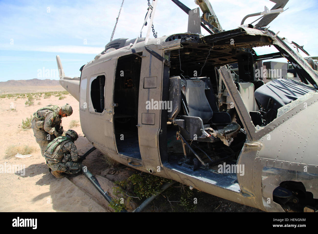U.S. Army Soldiers from Delta Company, 2nd Battalion, 25th Combat ...
