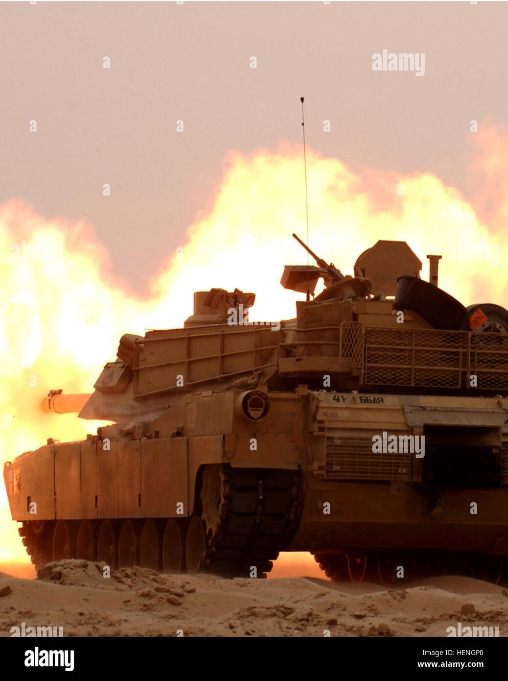 M1a2 tank crew battle hi-res stock photography and images - Alamy