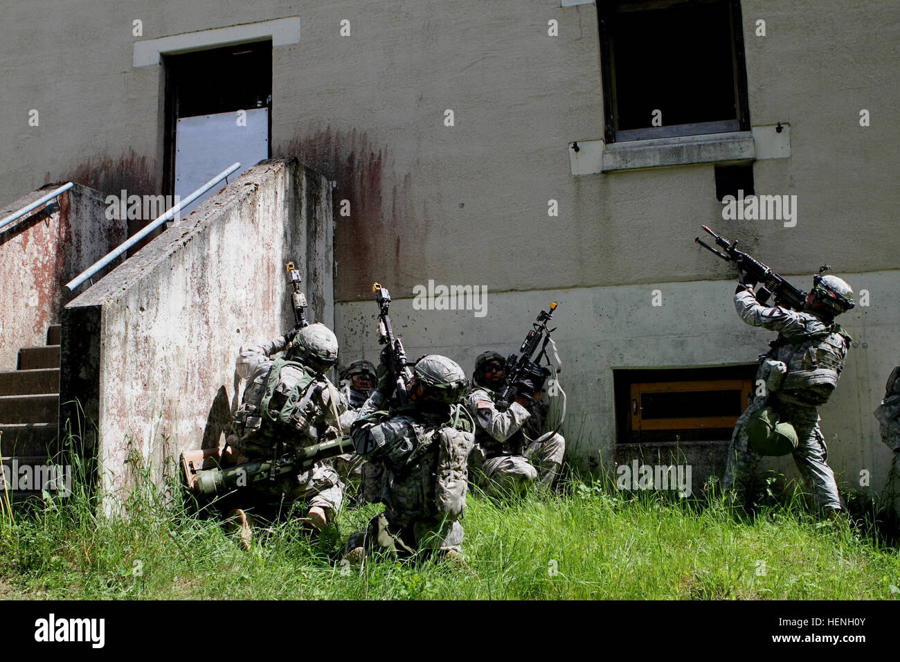 Military Police with Company B, 91st Brigade Engineer Battalion, 1st ...