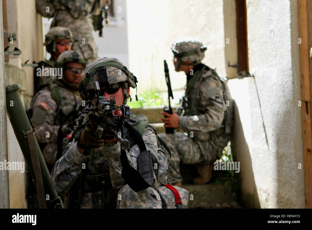 Military Police with Company B, 91st Brigade Engineer Battalion, 1st ...