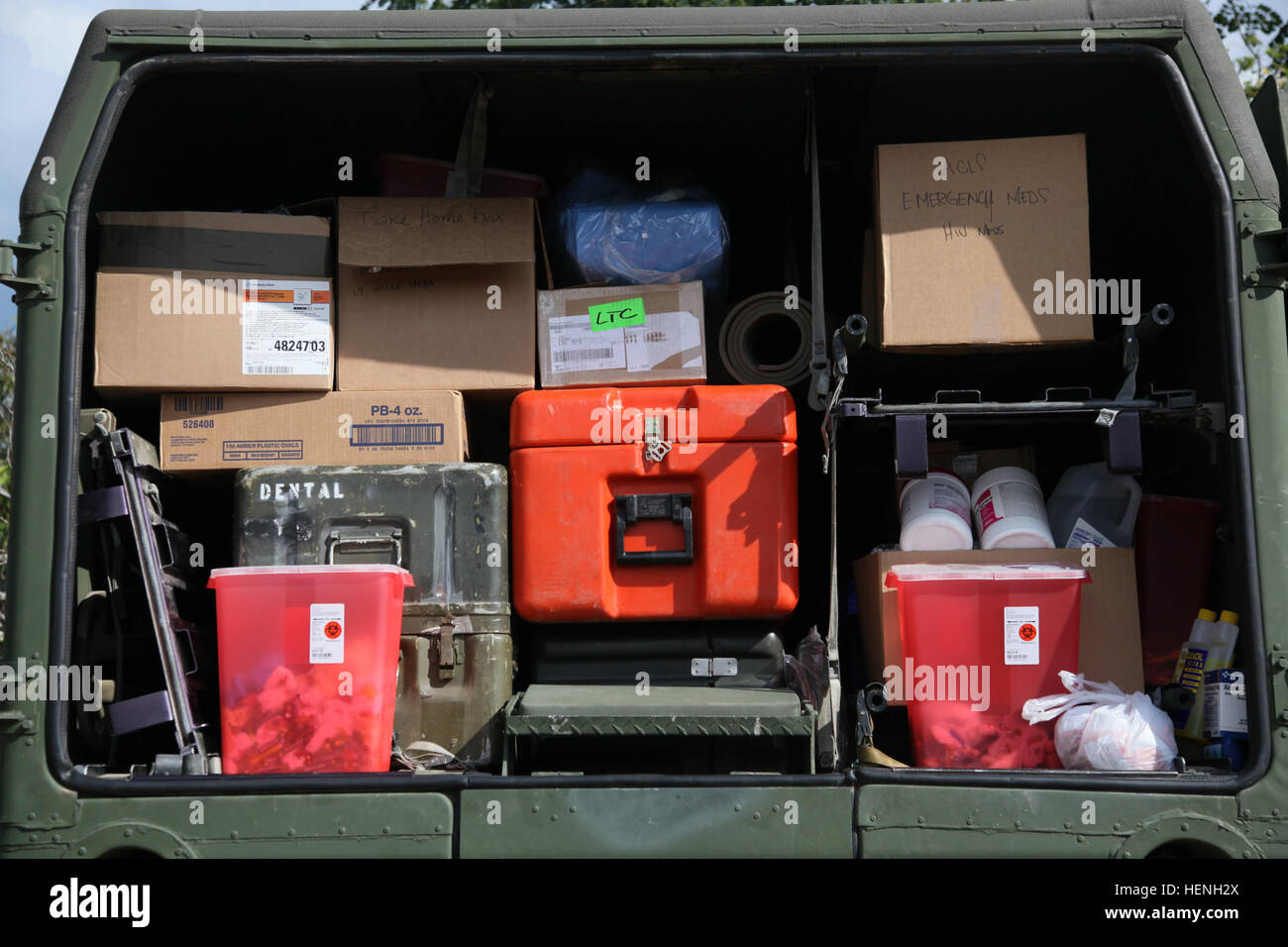 U.S. Army Soldiers of the Arizona Medical Detachment, load their ...