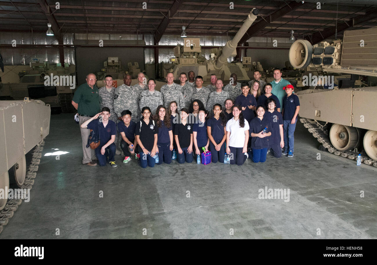 Student from the American School of Kuwait pose with deployed service ...