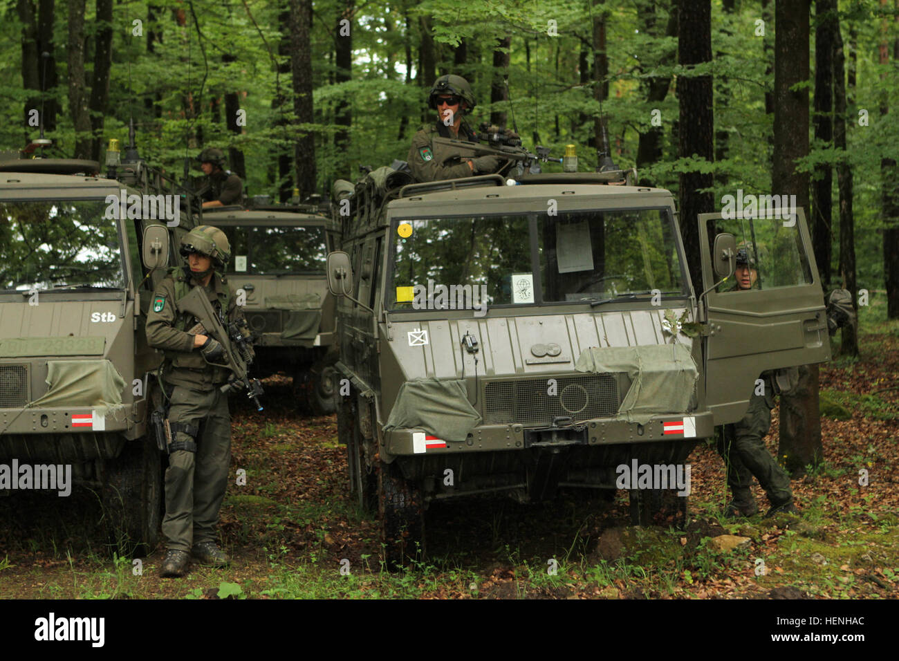 Austrian infantry soldiers prepare for an opposing force scenario ...