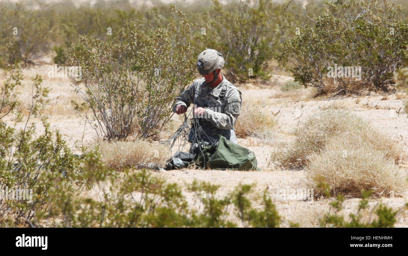 U.S. Army Soldiers from the Tarantula Team in Operations Group at the ...