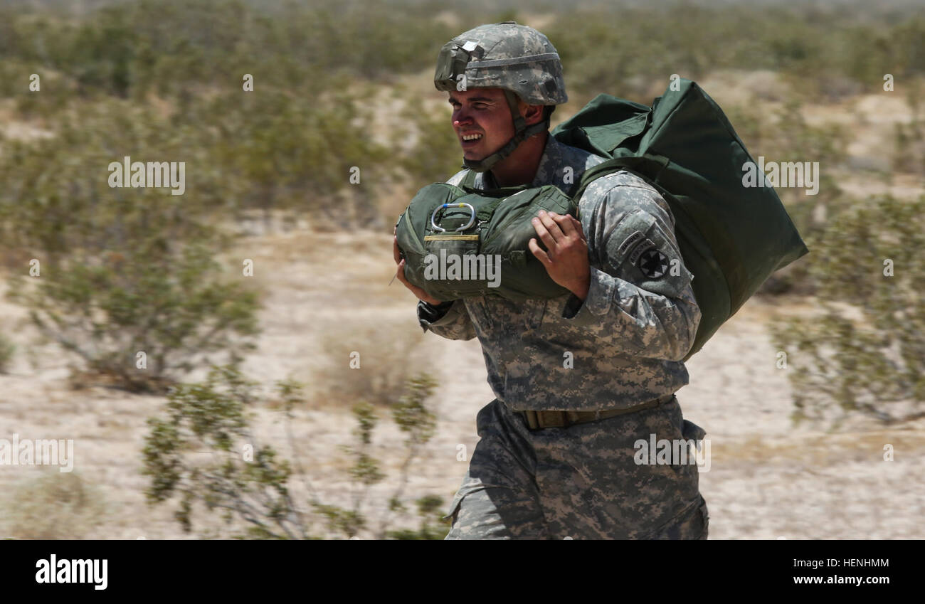 U.S. Army Soldiers from the Tarantula Team in Operations Group at the ...
