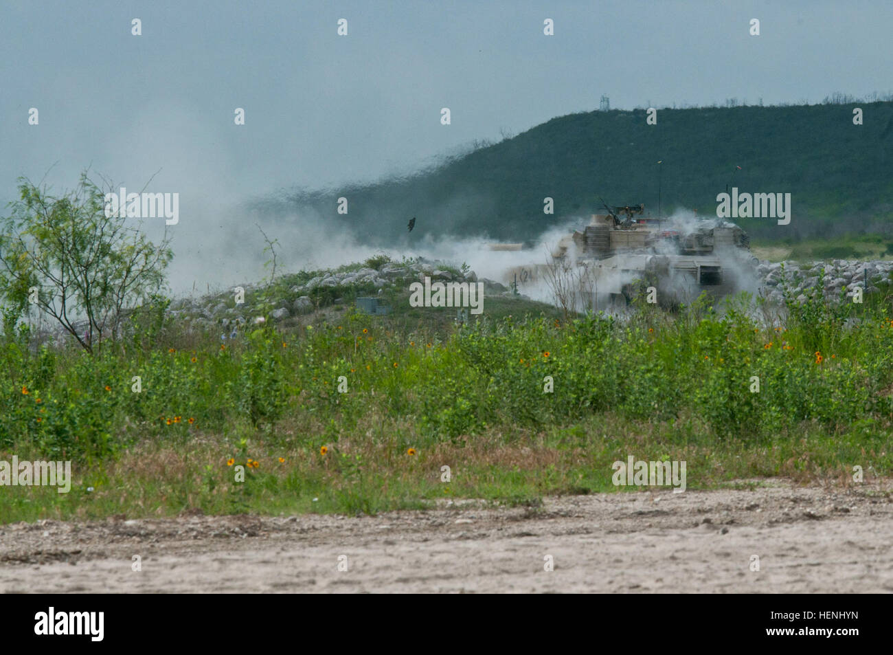 M1a2 abrams tank night hi-res stock photography and images - Alamy